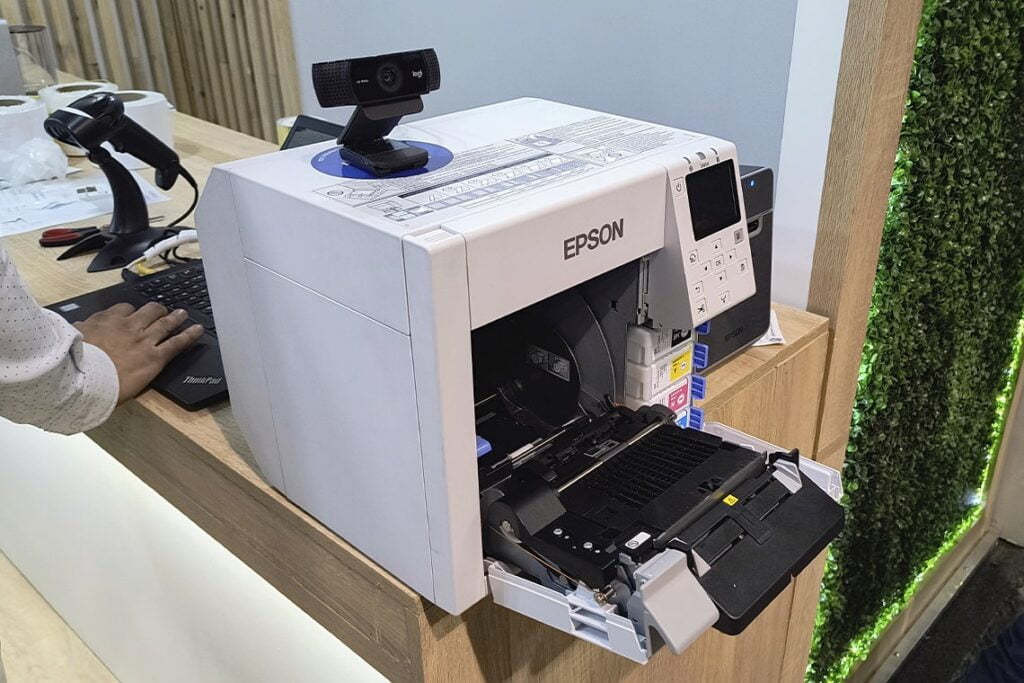 No más filas con las soluciones POS de EPSON - ITenLINEA